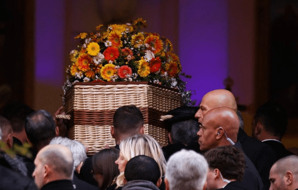 Obsèques de Brigitte Bardot : son fils Nicolas apparaît pour la ...