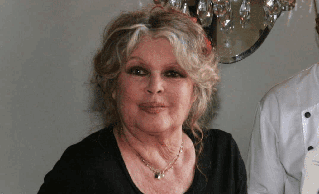 Obsèques de Brigitte Bardot : que portait-elle pour être enterrée ...